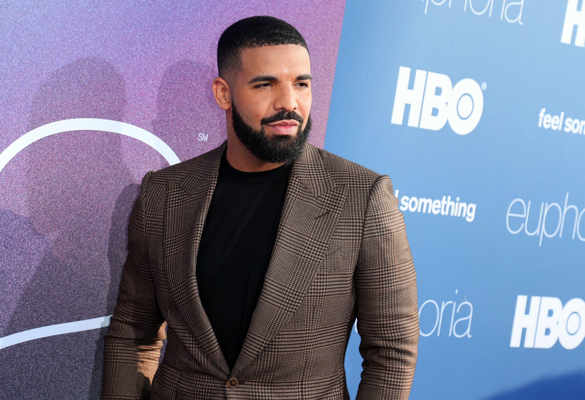 Drake retira oficialmente sus nominaciones al Grammy 2022 - Venus Media