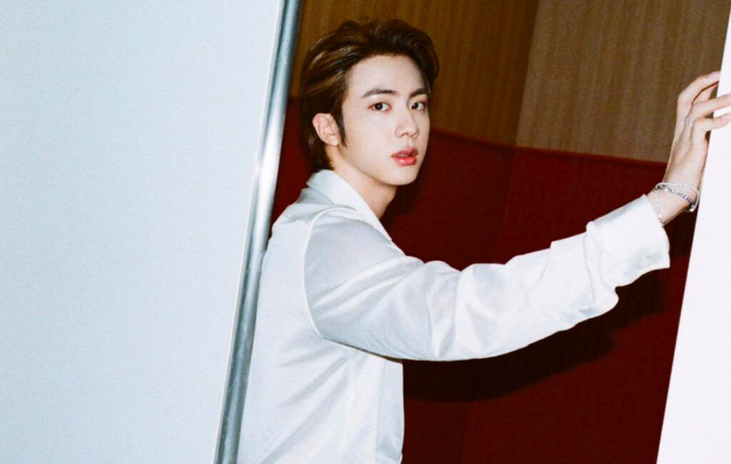 Jin debutara "The Astronaut" durante el concierto de Coldplay en Buenos ...