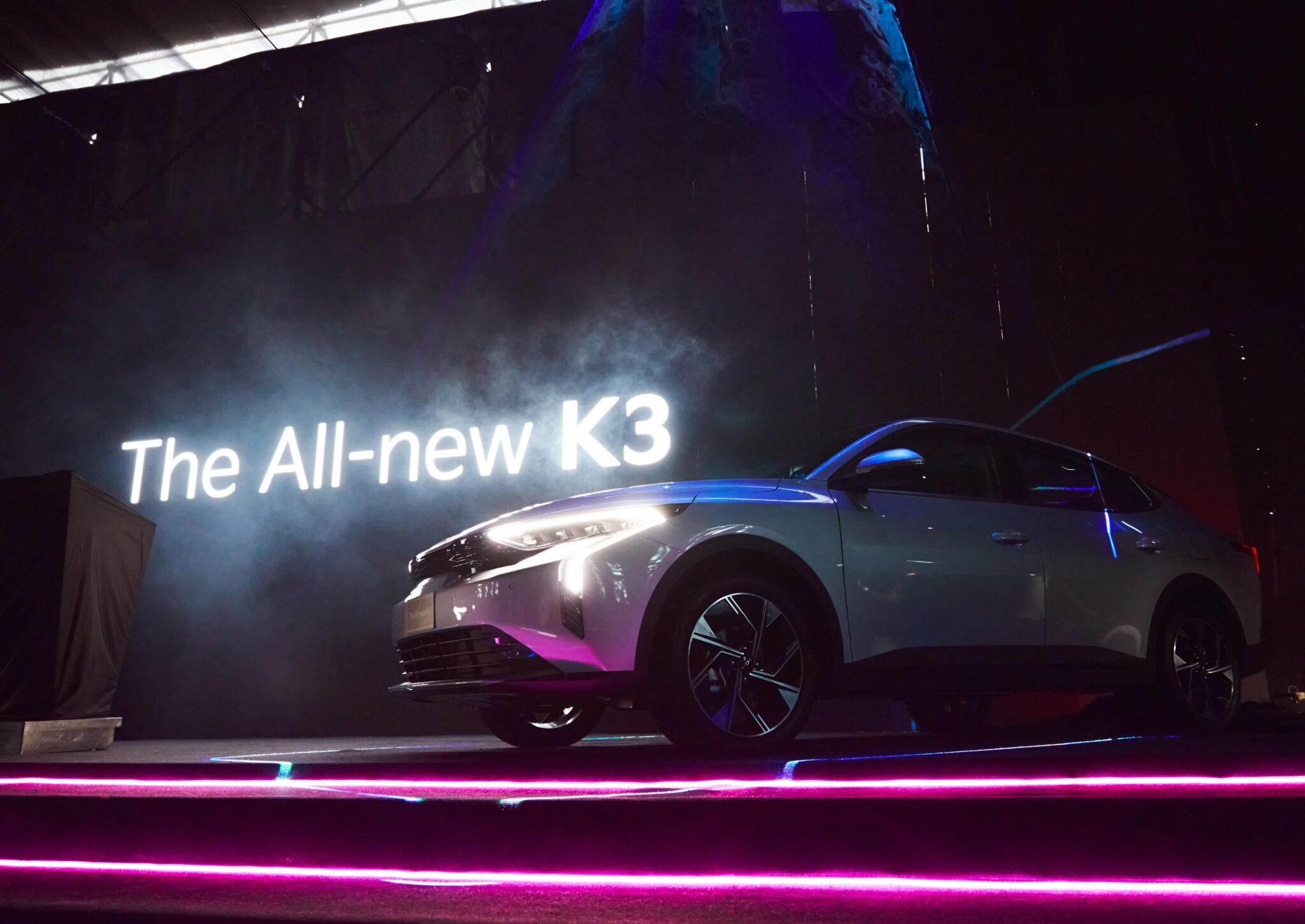 El nuevo Kia K3 llega a Latinoamérica. - Venus Media